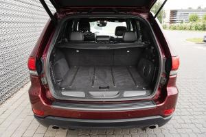 Sarkans Jeep Grand Cherokee 2017 Mārupe, ar dzinēja tilpumu 3.00 L un nobraukumu 140 tūkst. km par 21750 €, foto 24 vietnē AUTOMOTO.COM.LV