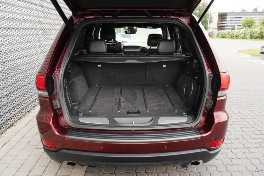 Sarkans Jeep Grand Cherokee 2017 Mārupe, ar dzinēja tilpumu 3.00 L un nobraukumu 140 tūkst. km par 21750 €, foto 24 vietnē AUTOMOTO.COM.LV