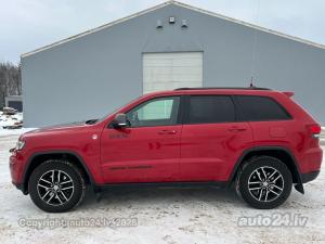 Red Jeep Grand Cherokee 2018 in Parnu, with an engine capacity of 3.00 L and mileage of 198 thousand km for 21000 €, photo 4 on AUTOMOTO.COM.LV