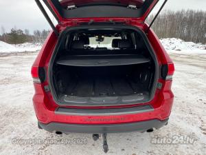 Red Jeep Grand Cherokee 2018 in Parnu, with an engine capacity of 3.00 L and mileage of 198 thousand km for 21000 €, photo 11 on AUTOMOTO.COM.LV