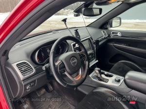 Red Jeep Grand Cherokee 2018 in Parnu, with an engine capacity of 3.00 L and mileage of 198 thousand km for 21000 €, photo 17 on AUTOMOTO.COM.LV