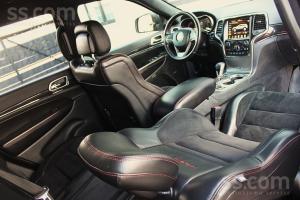 Sarkans Jeep Grand Cherokee 2019 Rīga, ar dzinēja tilpumu 3.00 L un nobraukumu 0 tūkst. km par 18850 €, foto 23 vietnē AUTOMOTO.COM.LV