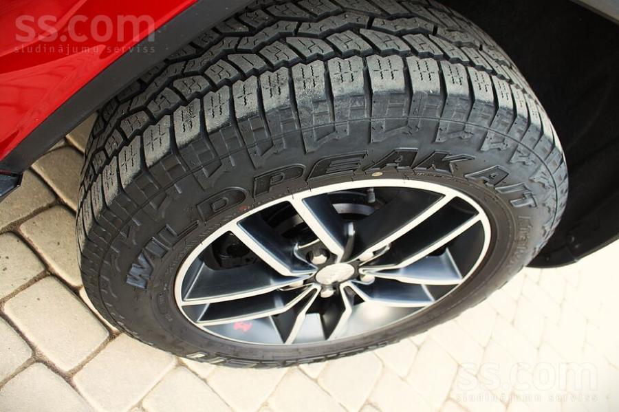 Sarkans Jeep Grand Cherokee 2019 Rīga, ar dzinēja tilpumu 3.00 L un nobraukumu 0 tūkst. km par 18850 €, foto 33 vietnē AUTOMOTO.COM.LV