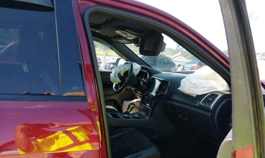 Sarkans Jeep Grand Cherokee 2019 Kauņa, ar dzinēja tilpumu 3.60 L un nobraukumu 59 tūkst. km par 9600 €, foto 6 vietnē AUTOMOTO.COM.LV