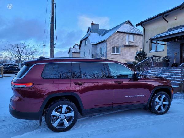 Red Jeep Grand Cherokee 2021 in Telschi, with an engine capacity of 3.60 L and mileage of 33 thousand km for 35800 €, photo 6 on AUTOMOTO.COM.LV