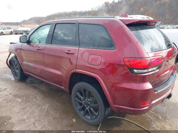 Sarkans Jeep Grand Cherokee 2021 Klaipėda, ar dzinēja tilpumu 3.60 L un nobraukumu 45 tūkst. km par 12500 €, foto 3 vietnē AUTOMOTO.COM.LV