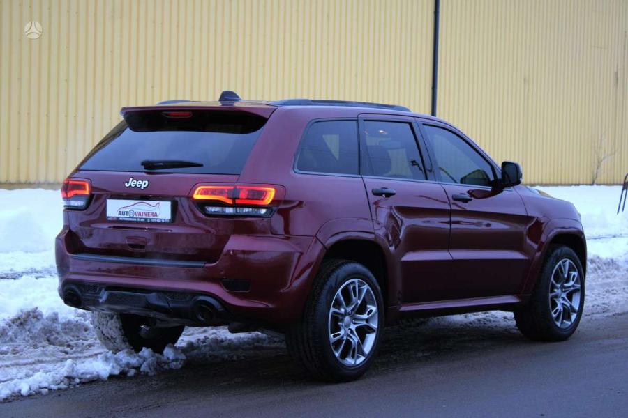 Sarkans Jeep Grand Cherokee 2021 Viļņa, ar dzinēja tilpumu 3.60 L un nobraukumu 52 tūkst. km par 20222 €, foto 7 vietnē AUTOMOTO.COM.LV