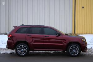 Sarkans Jeep Grand Cherokee 2021 Viļņa, ar dzinēja tilpumu 3.60 L un nobraukumu 52 tūkst. km par 20222 €, foto 8 vietnē AUTOMOTO.COM.LV