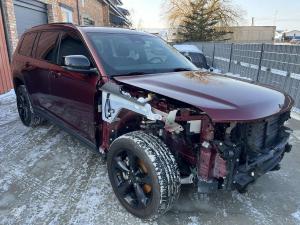 Red Jeep Grand Cherokee 2021 in Kaunas, with an engine capacity of 3.60 L and mileage of 92 thousand km for 17700 €, photo 3 on AUTOMOTO.COM.LV