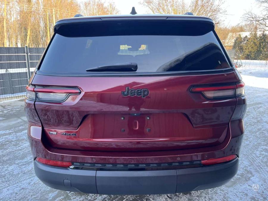 Red Jeep Grand Cherokee 2021 in Kaunas, with an engine capacity of 3.60 L and mileage of 92 thousand km for 17700 €, photo 5 on AUTOMOTO.COM.LV