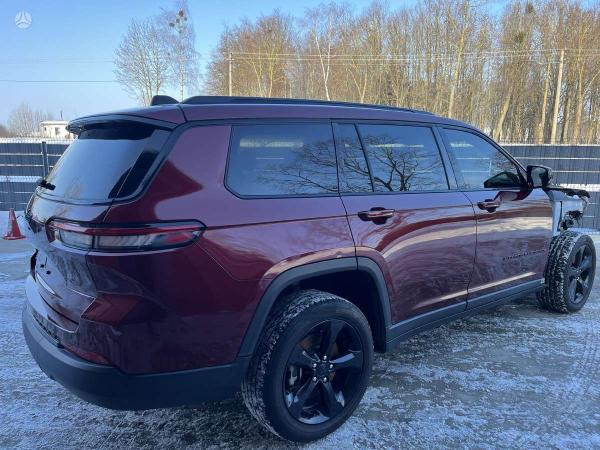 Red Jeep Grand Cherokee 2021 in Kaunas, with an engine capacity of 3.60 L and mileage of 92 thousand km for 17700 €, photo 6 on AUTOMOTO.COM.LV