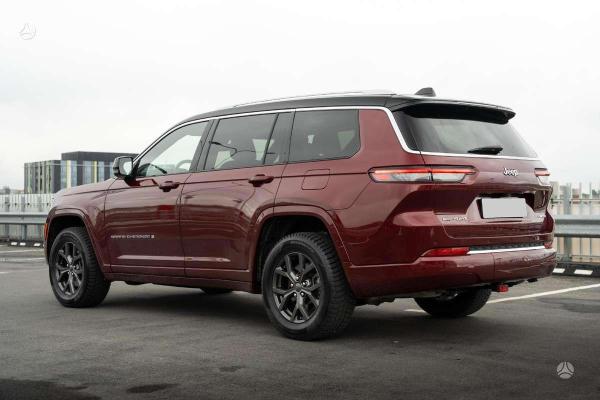 Sarkans Jeep Grand Cherokee 2021 Viļņa, ar dzinēja tilpumu 3.60 L un nobraukumu 62 tūkst. km par 44000 €, foto 3 vietnē AUTOMOTO.COM.LV