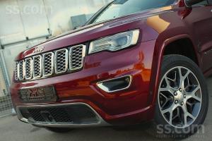 Red Jeep Grand Cherokee 2021 in Riga, with an engine capacity of 3.00 L and mileage of 0 thousand km for 21850 €, photo 12 on AUTOMOTO.COM.LV