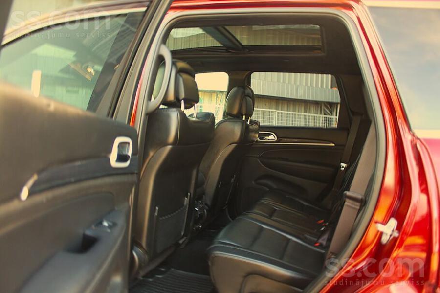 Red Jeep Grand Cherokee 2021 in Riga, with an engine capacity of 3.00 L and mileage of 0 thousand km for 21850 €, photo 21 on AUTOMOTO.COM.LV