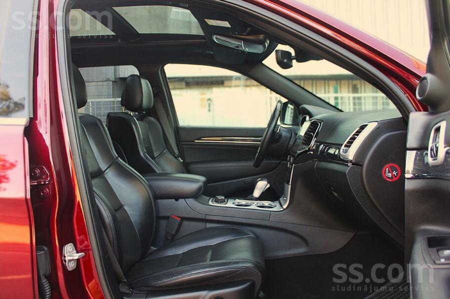 Red Jeep Grand Cherokee 2021 in Riga, with an engine capacity of 3.00 L and mileage of 0 thousand km for 21850 €, photo 25 on AUTOMOTO.COM.LV