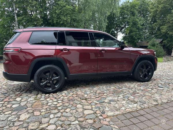 Red Jeep Grand Cherokee 2021 in Vilkaviskis, with an engine capacity of 3.60 L and mileage of 85 thousand km for 25400 €, photo 4 on AUTOMOTO.COM.LV
