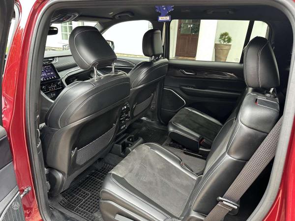 Red Jeep Grand Cherokee 2021 in Vilkaviskis, with an engine capacity of 3.60 L and mileage of 85 thousand km for 25400 €, photo 10 on AUTOMOTO.COM.LV