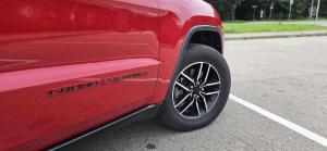 Red Jeep Grand Cherokee 2021 in Klaipeda, with an engine capacity of 3.60 L and mileage of 124 thousand km for 21000 €, photo 8 on AUTOMOTO.COM.LV