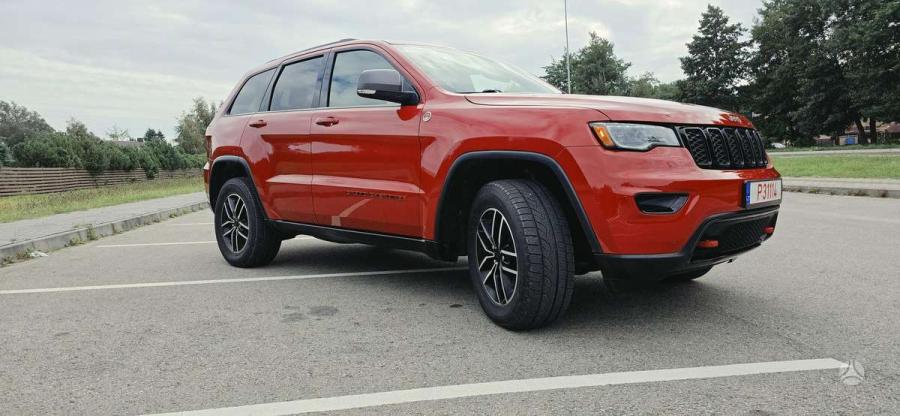 Red Jeep Grand Cherokee 2021 in Klaipeda, with an engine capacity of 3.60 L and mileage of 124 thousand km for 21000 €, photo 9 on AUTOMOTO.COM.LV