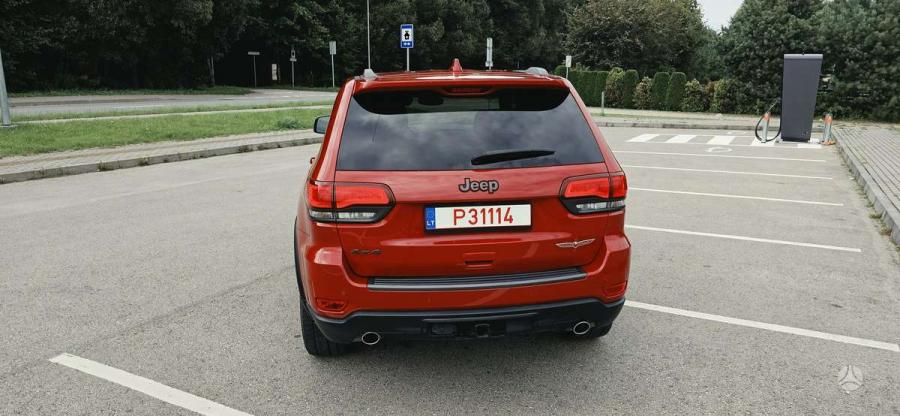 Red Jeep Grand Cherokee 2021 in Klaipeda, with an engine capacity of 3.60 L and mileage of 124 thousand km for 21000 €, photo 12 on AUTOMOTO.COM.LV