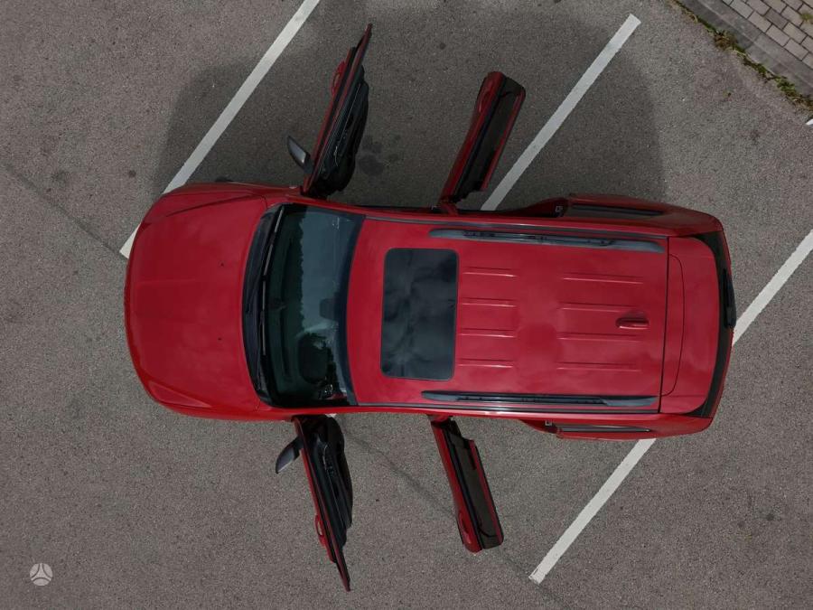 Red Jeep Grand Cherokee 2021 in Klaipeda, with an engine capacity of 3.60 L and mileage of 124 thousand km for 21000 €, photo 17 on AUTOMOTO.COM.LV