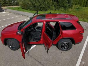 Red Jeep Grand Cherokee 2021 in Klaipeda, with an engine capacity of 3.60 L and mileage of 124 thousand km for 21000 €, photo 18 on AUTOMOTO.COM.LV