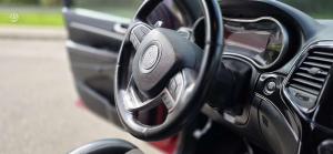 Red Jeep Grand Cherokee 2021 in Klaipeda, with an engine capacity of 3.60 L and mileage of 124 thousand km for 21000 €, photo 19 on AUTOMOTO.COM.LV