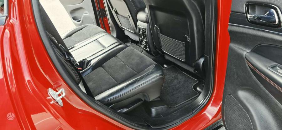 Red Jeep Grand Cherokee 2021 in Klaipeda, with an engine capacity of 3.60 L and mileage of 124 thousand km for 21000 €, photo 29 on AUTOMOTO.COM.LV
