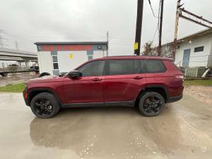 Red Jeep Grand Cherokee 2022 in Ukmerge, with an engine capacity of 3.60 L and mileage of 89 thousand km for 21990 €, photo 4 on AUTOMOTO.COM.LV