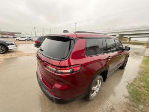Red Jeep Grand Cherokee 2022 in Ukmerge, with an engine capacity of 3.60 L and mileage of 89 thousand km for 21990 €, photo 6 on AUTOMOTO.COM.LV