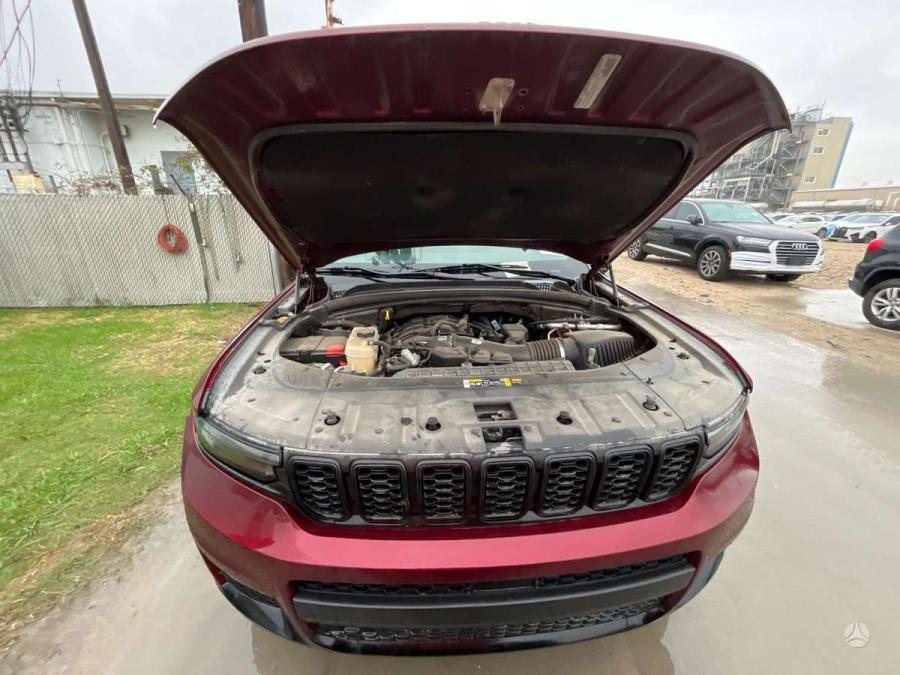 Red Jeep Grand Cherokee 2022 in Ukmerge, with an engine capacity of 3.60 L and mileage of 89 thousand km for 21990 €, photo 12 on AUTOMOTO.COM.LV