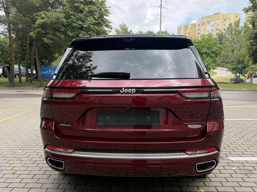 Sarkans Jeep Grand Cherokee 2023 Viļņa, ar dzinēja tilpumu 2.00 L un nobraukumu 26 tūkst. km par 39500 €, foto 5 vietnē AUTOMOTO.COM.LV