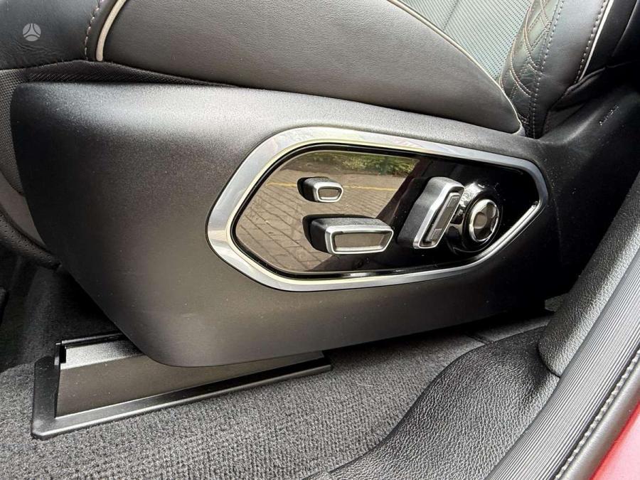 Sarkans Jeep Grand Cherokee 2023 Viļņa, ar dzinēja tilpumu 2.00 L un nobraukumu 26 tūkst. km par 39500 €, foto 17 vietnē AUTOMOTO.COM.LV