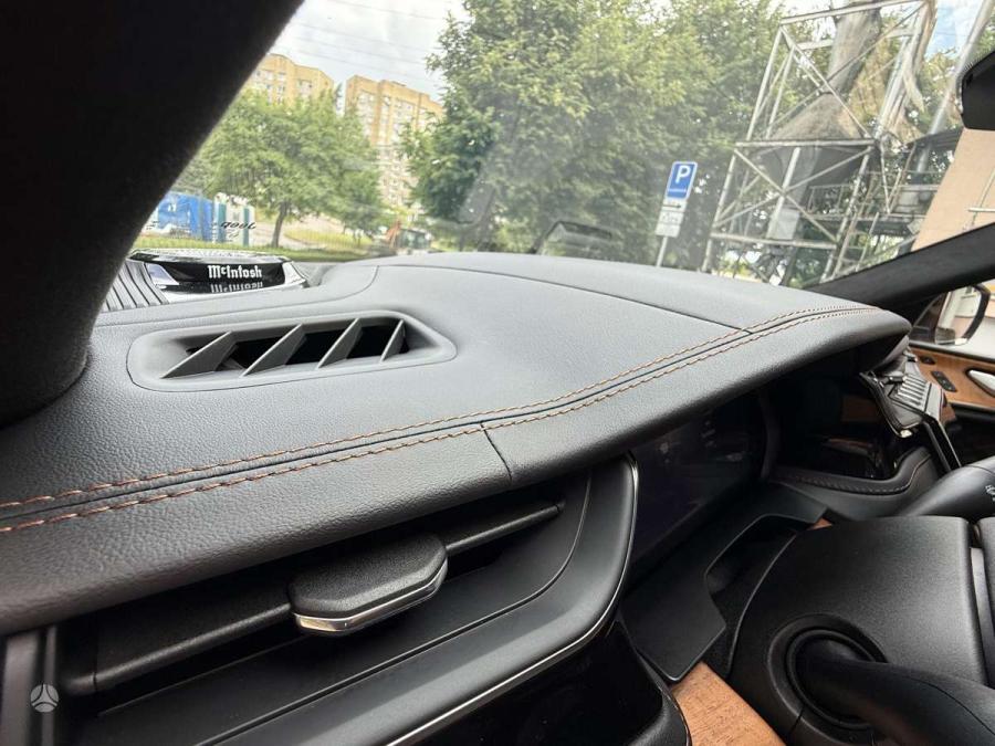 Sarkans Jeep Grand Cherokee 2023 Viļņa, ar dzinēja tilpumu 2.00 L un nobraukumu 26 tūkst. km par 39500 €, foto 36 vietnē AUTOMOTO.COM.LV