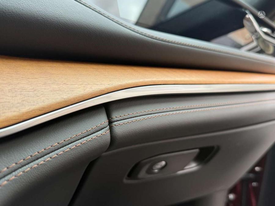 Sarkans Jeep Grand Cherokee 2023 Viļņa, ar dzinēja tilpumu 2.00 L un nobraukumu 26 tūkst. km par 39500 €, foto 46 vietnē AUTOMOTO.COM.LV