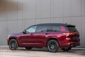 Red Jeep Grand Cherokee 2024 in Klaipeda, with an engine capacity of 5.65 L and mileage of 12 thousand km for 68600 €, photo 11 on AUTOMOTO.COM.LV