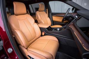 Red Jeep Grand Cherokee 2024 in Klaipeda, with an engine capacity of 5.65 L and mileage of 12 thousand km for 68600 €, photo 34 on AUTOMOTO.COM.LV