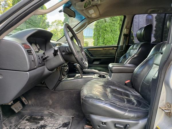 Jeep Grand Cherokee 2003 in Rapla, with an engine capacity of 2.70 L and mileage of 326 thousand km for 2500 €, photo 8 on AUTOMOTO.COM.LV