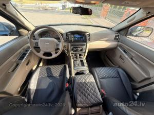 Jeep Grand Cherokee 2005 in Tartu, with an engine capacity of 3.70 L and mileage of 260 thousand km for 2499 €, photo 6 on AUTOMOTO.COM.LV