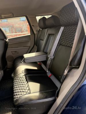 Jeep Grand Cherokee 2005 in Tartu, with an engine capacity of 3.70 L and mileage of 260 thousand km for 2499 €, photo 9 on AUTOMOTO.COM.LV
