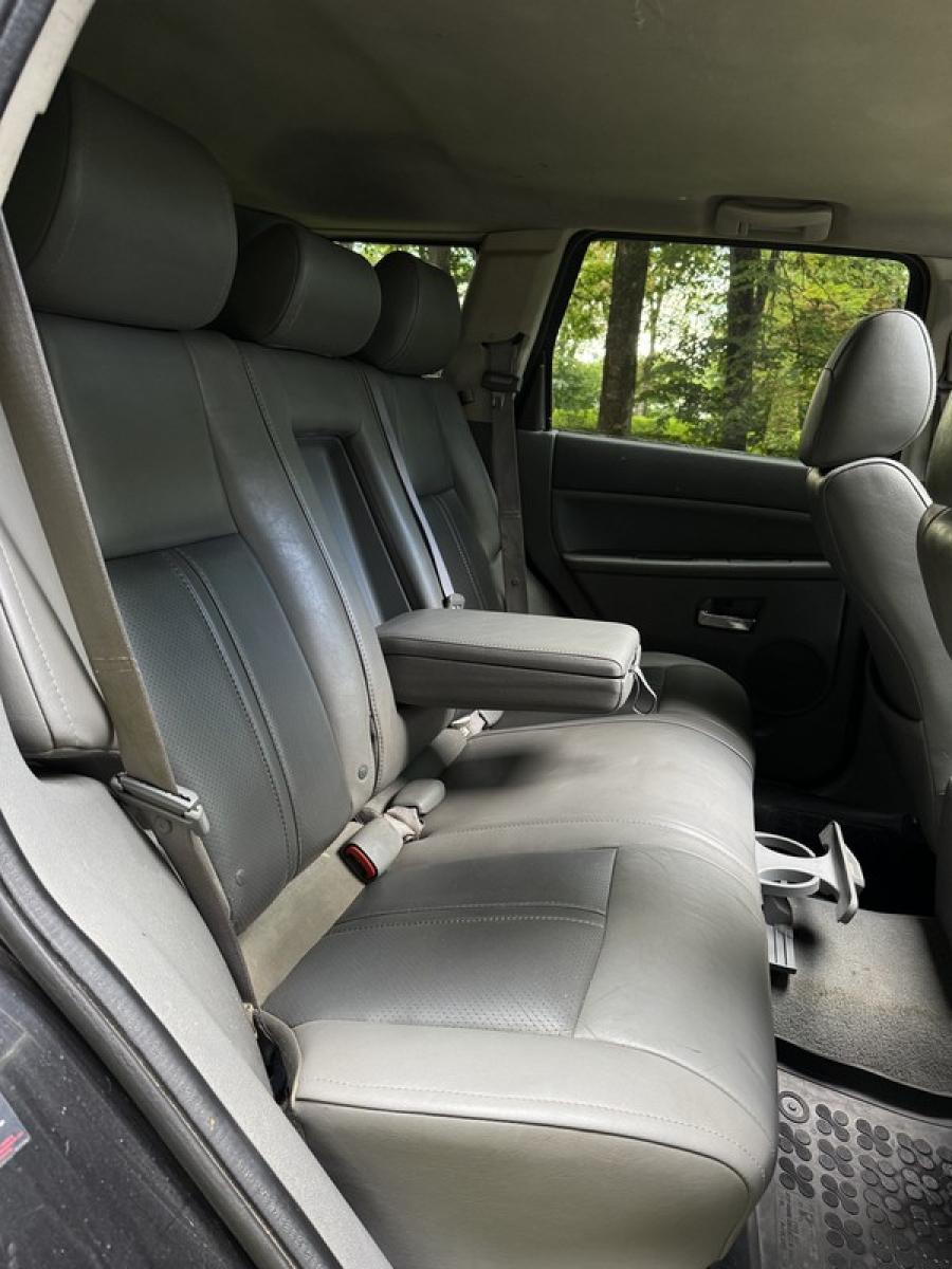 Jeep Grand Cherokee 2005 Kivieli, ar dzinēja tilpumu 3.00 L un nobraukumu 277 tūkst. km par 2950 €, foto 21 vietnē AUTOMOTO.COM.LV