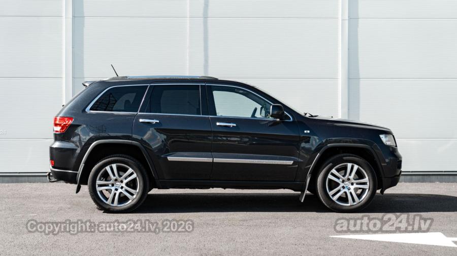 Jeep Grand Cherokee 2012 in Tallinn, with an engine capacity of 3.00 L and mileage of 299 thousand km for 10900 €, photo 6 on AUTOMOTO.COM.LV