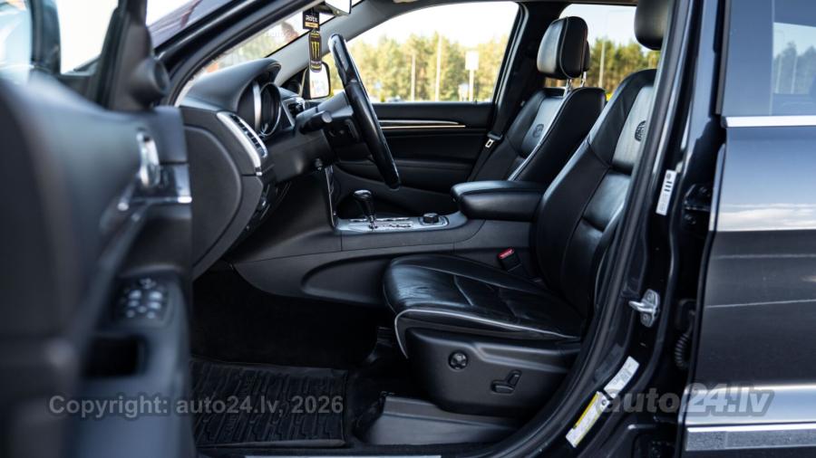 Jeep Grand Cherokee 2012 in Tallinn, with an engine capacity of 3.00 L and mileage of 299 thousand km for 10900 €, photo 11 on AUTOMOTO.COM.LV