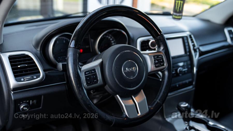 Jeep Grand Cherokee 2012 in Tallinn, with an engine capacity of 3.00 L and mileage of 299 thousand km for 10900 €, photo 13 on AUTOMOTO.COM.LV