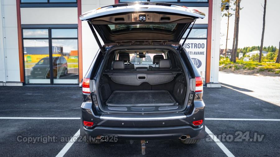 Jeep Grand Cherokee 2012 in Tallinn, with an engine capacity of 3.00 L and mileage of 299 thousand km for 10900 €, photo 15 on AUTOMOTO.COM.LV