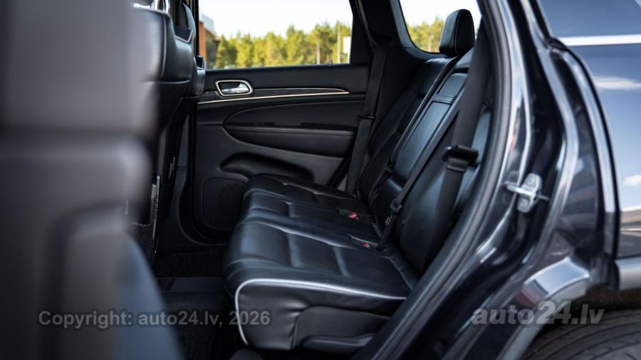 Jeep Grand Cherokee 2012 in Tallinn, with an engine capacity of 3.00 L and mileage of 299 thousand km for 10900 €, photo 17 on AUTOMOTO.COM.LV