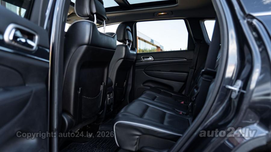 Jeep Grand Cherokee 2012 in Tallinn, with an engine capacity of 3.00 L and mileage of 299 thousand km for 10900 €, photo 21 on AUTOMOTO.COM.LV