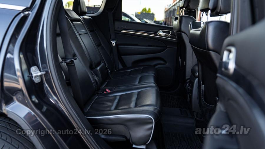 Jeep Grand Cherokee 2012 in Tallinn, with an engine capacity of 3.00 L and mileage of 299 thousand km for 10900 €, photo 22 on AUTOMOTO.COM.LV