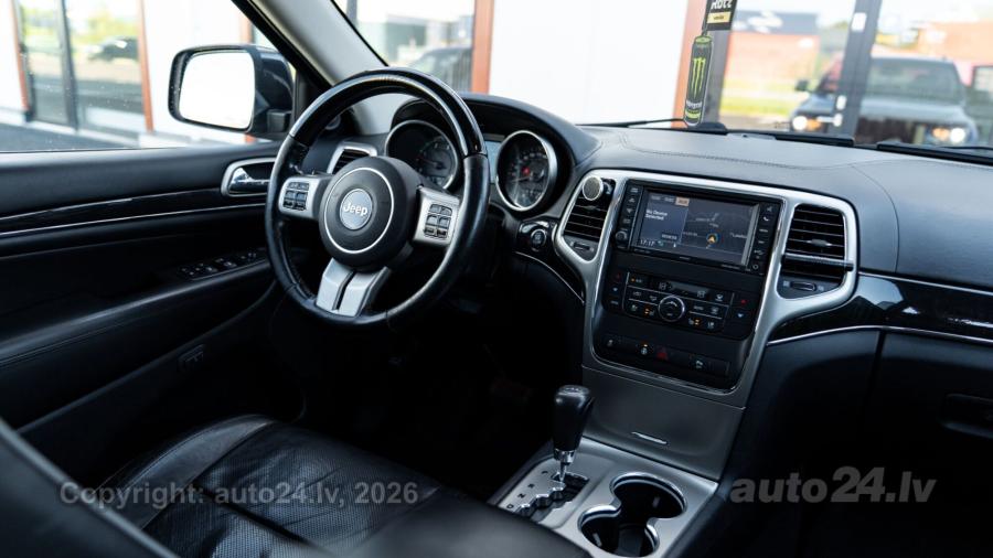 Jeep Grand Cherokee 2012 in Tallinn, with an engine capacity of 3.00 L and mileage of 299 thousand km for 10900 €, photo 23 on AUTOMOTO.COM.LV