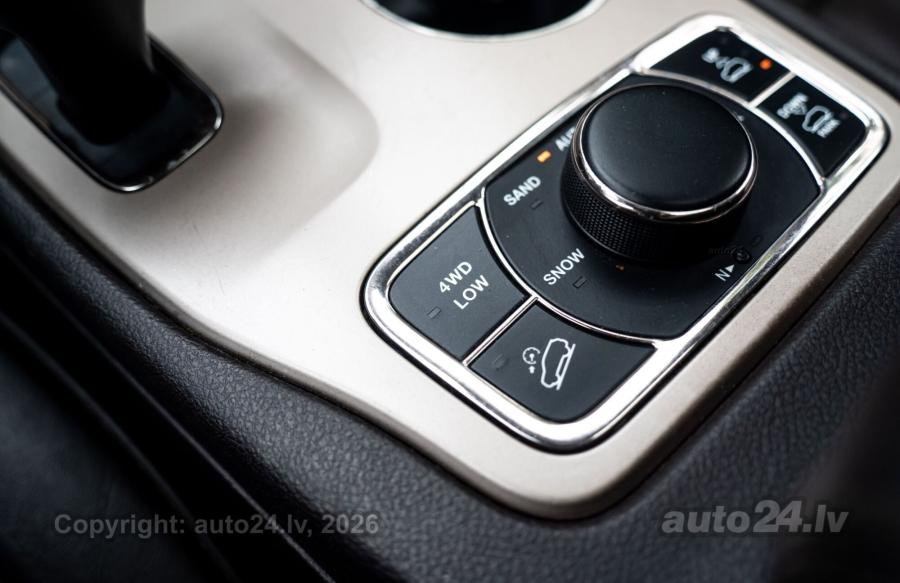 Jeep Grand Cherokee 2014 Tallina, ar dzinēja tilpumu 3.00 L un nobraukumu 299 tūkst. km par 7999 €, foto 10 vietnē AUTOMOTO.COM.LV